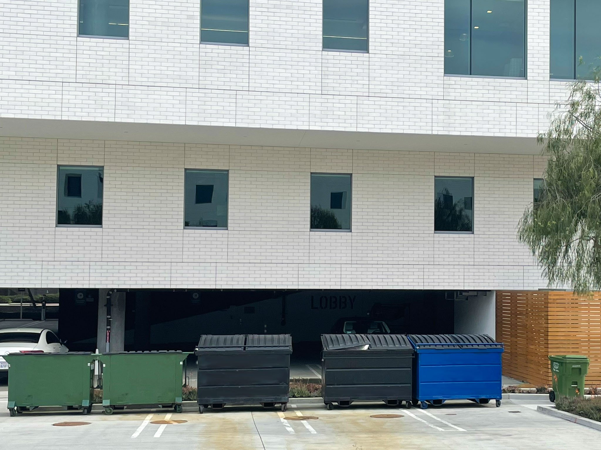 Waste & Recycling Services - Office Building | RoadRunner